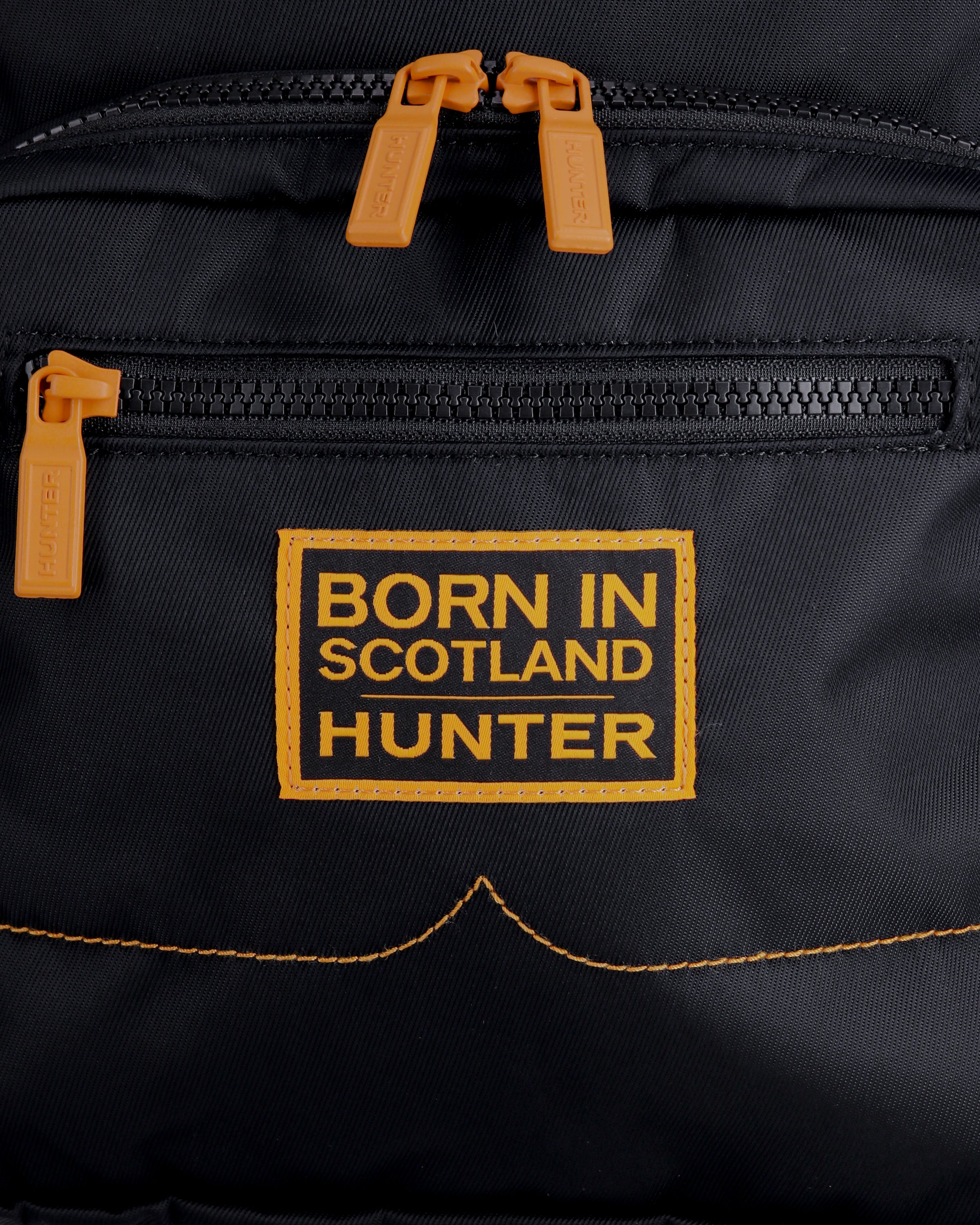 ナイロン パイオニア ミディアム トップクリップ バックパック ボーン